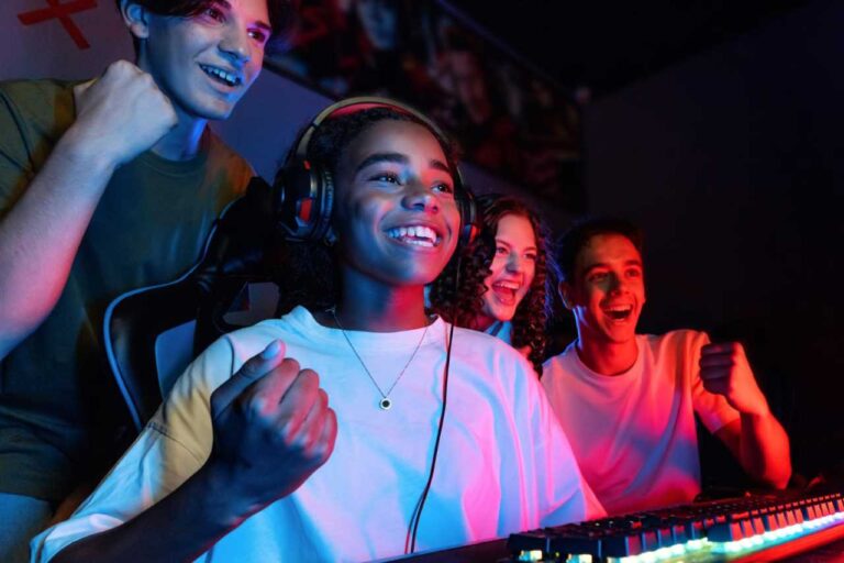 Deaf Youth HUB - For Deaf and Hard of Hearing youth